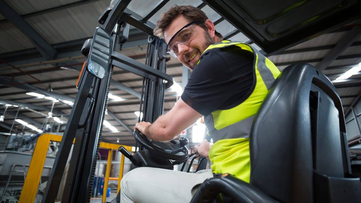 Autorisation de Conduite et CACES : Comprendre la différence